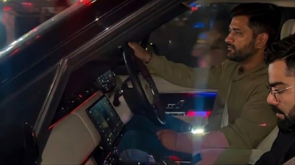 MS Dhoni Drives Virat Kohli Back To Team Hotel After Dinner At His Home ...