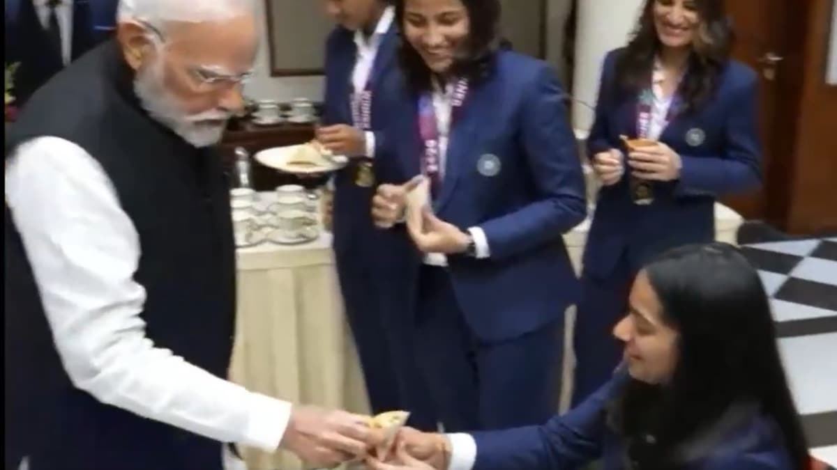 Prime Minister Narendra Modi Personally Serves Food To Wheelchair Bound ...