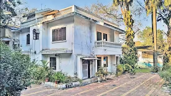 Raj Kapoor’s Deonar Cottage Held A Nargis Room – What Was Inside It?