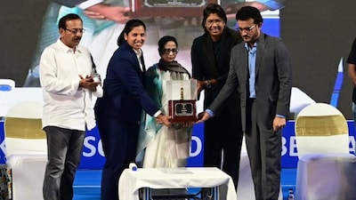 'It Feels Like A Dream': Richa Ghosh Mesmerised On Her Felicitation By ...