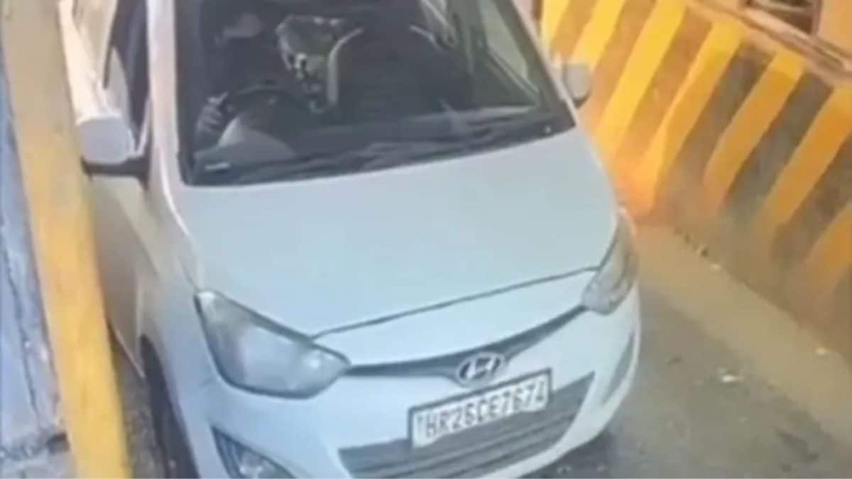 New CCTV Footage Shows Delhi Blast Suspect Driving Car At Badarpur Toll ...