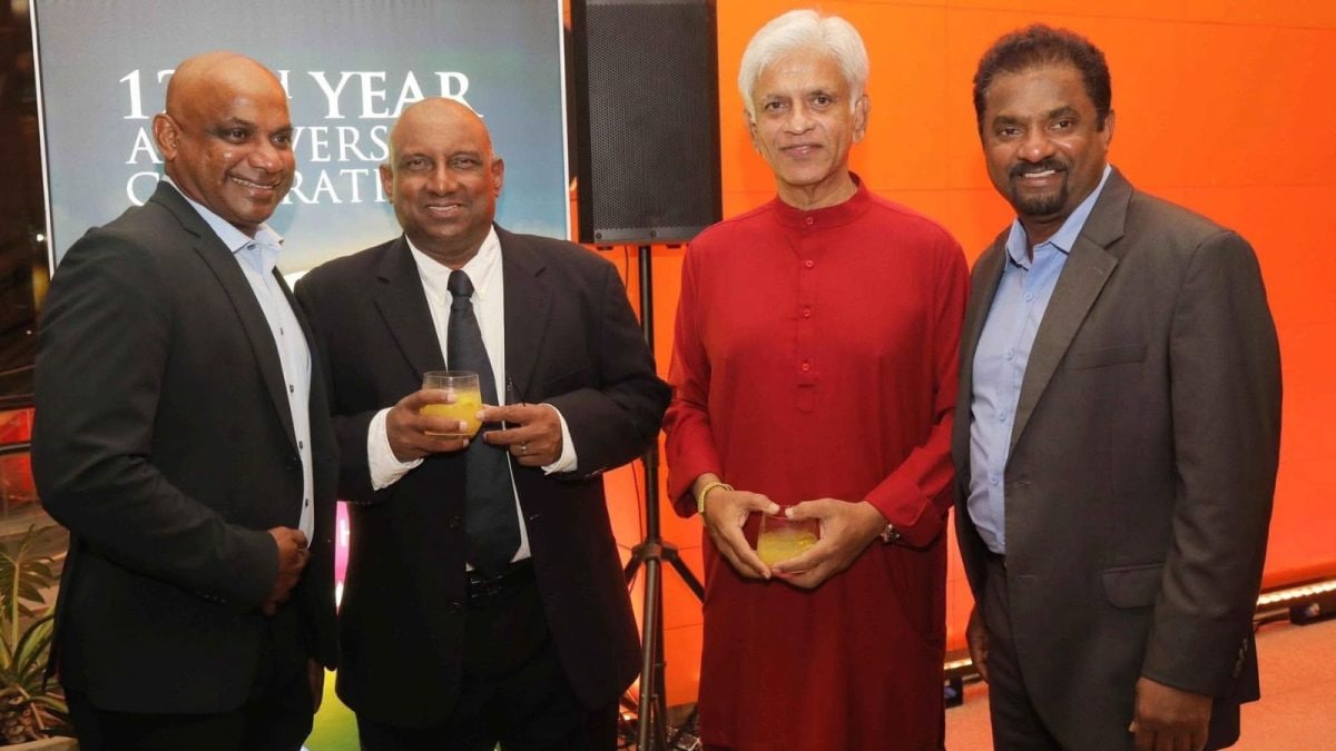 Arjuna Ranatunga’s Latest Picture With Jayasuriya & Muralitharan Leaves ...