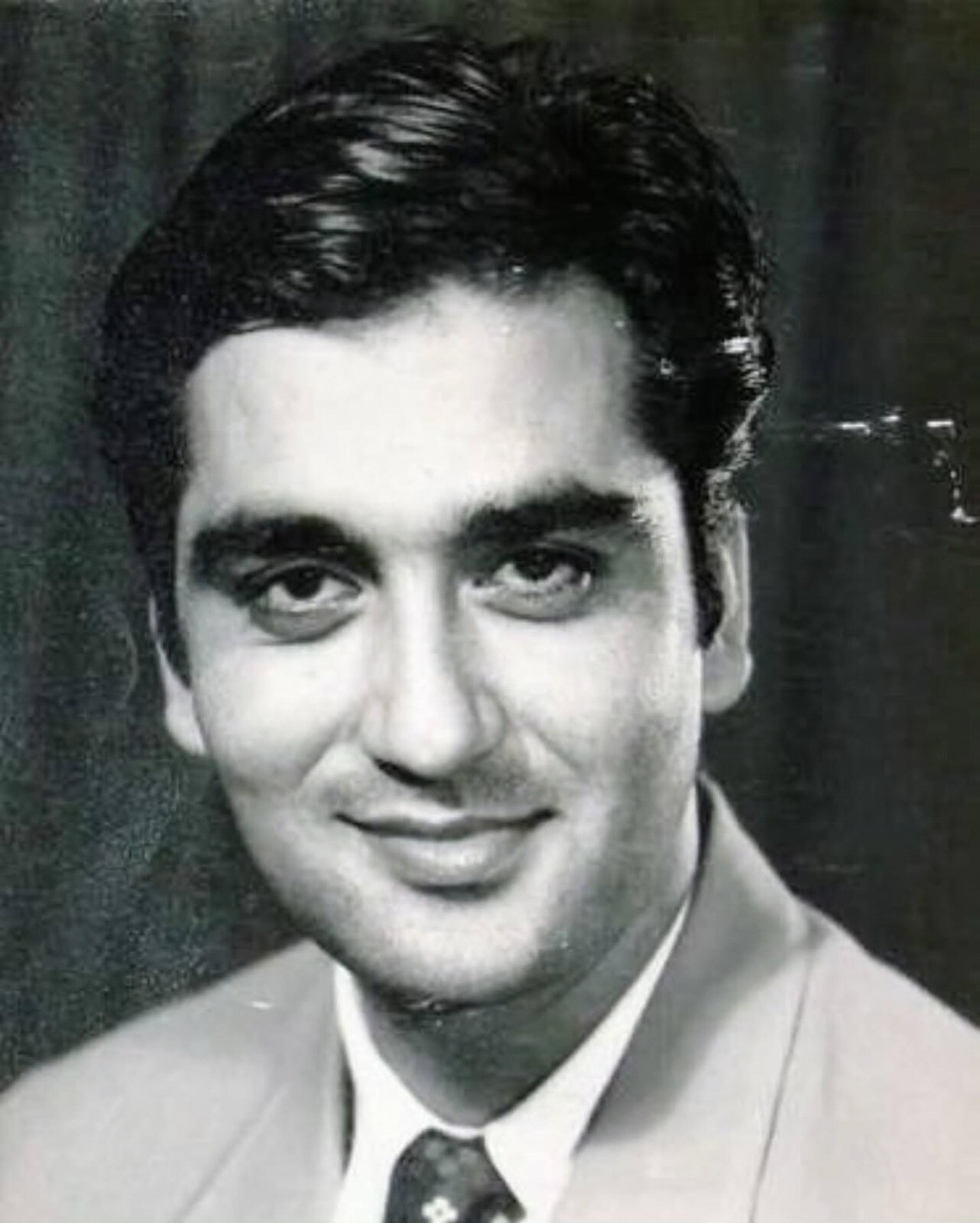 Moved To India With Mother, Worked As Bus Conductor & RJ, Then Became A ...
