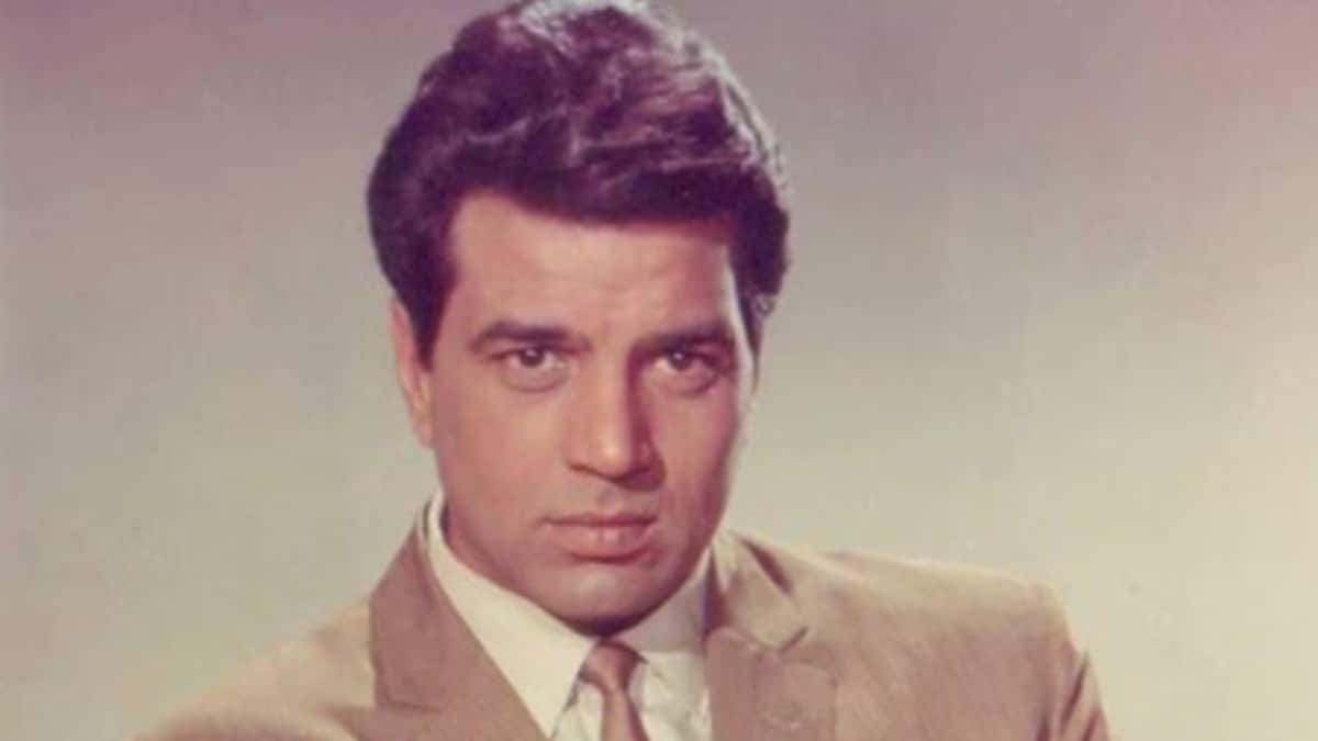 Dharmendra's First Salary: 3 Producers Signed Him But Paid Him Only ...