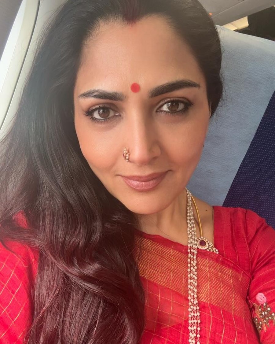 She Is A Tamil Superstar, But Debuted As A Child Actor In A Dharmendra ...