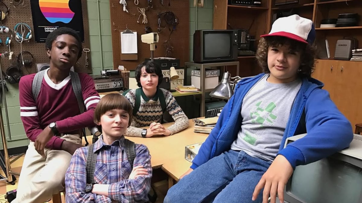 Stranger Things Director Shawn Levy Posts Nostalgic BTS Photos From ...