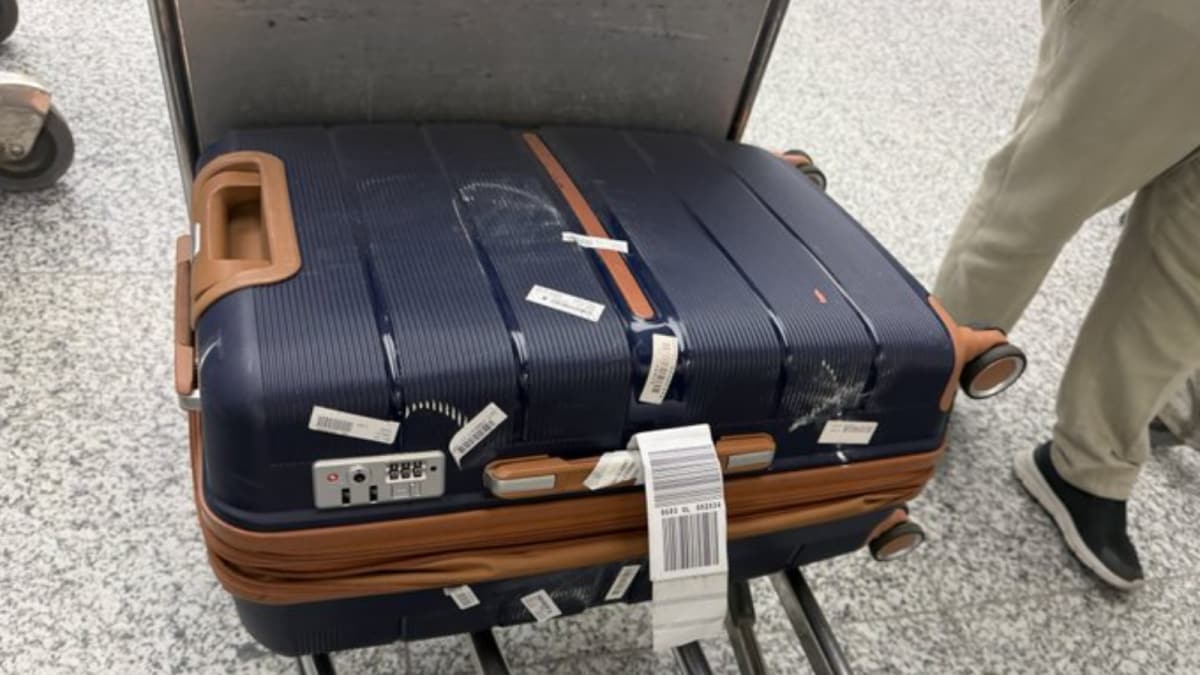 Ever Spotted Chalk Marks On Your Airport Luggage? Here’s What Customs ...