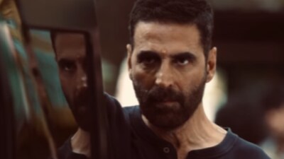 Akshay Kumar Steals The Show In All-Black Look At Mumbai Airport ...