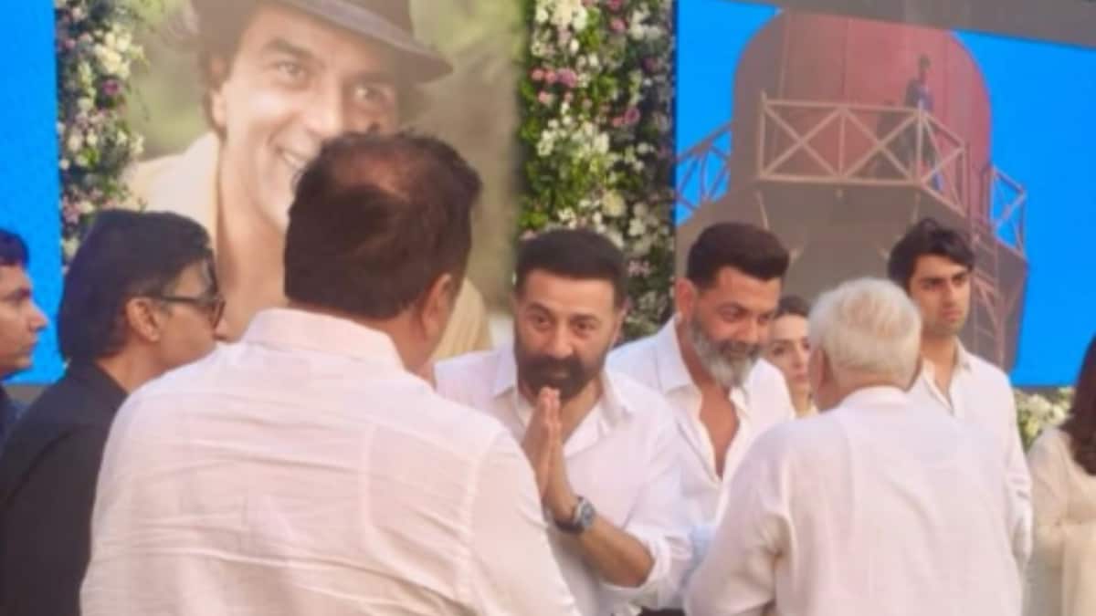 Dharmendra’s Prayer Meet: Bobby, Sunny Deol Greet Everyone With Folded ...