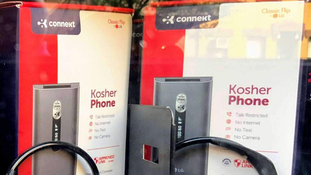 A Phone With No Internet Or Camera? These ‘Kosher Phones’ Are Suddenly ...
