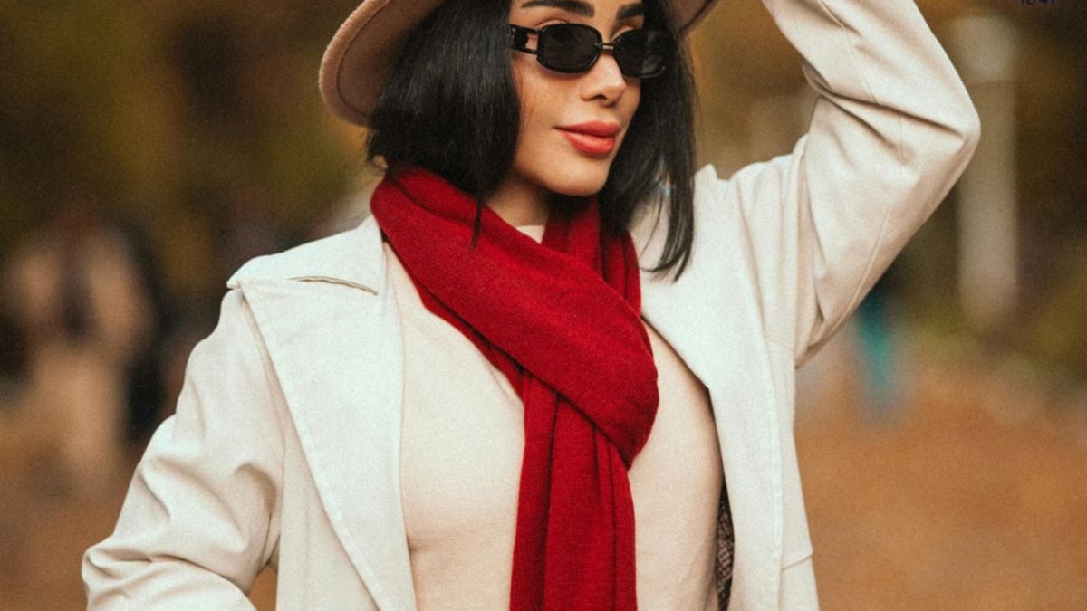 From Parisian Loop To Snug Wrap: 7 Trendy Ways To Style Your Scarf This ...
