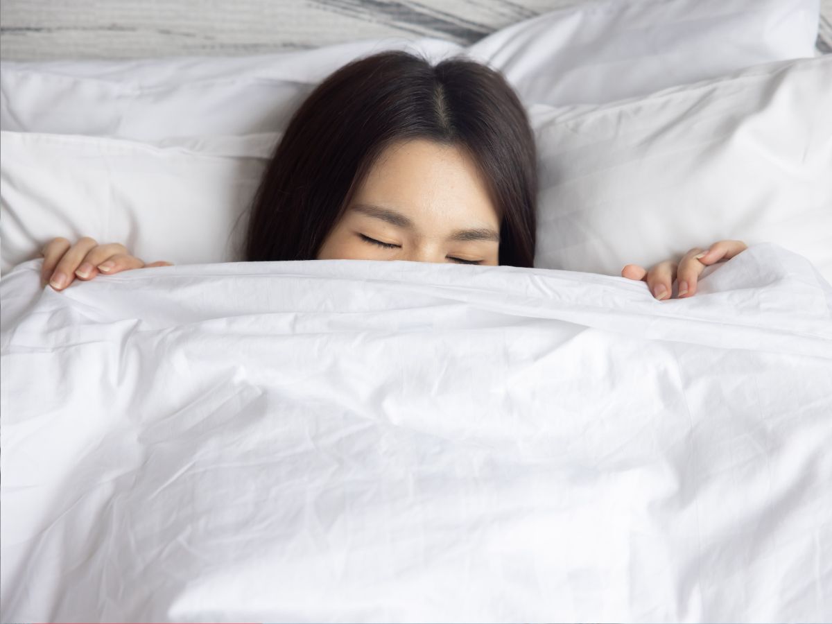 Sleeping With A Blanket Over Your Head In Winter? Check The Surprising ...