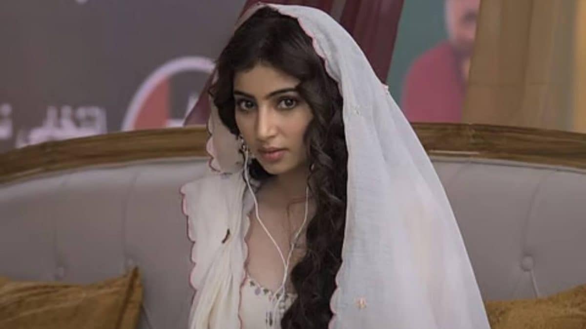 'I Bow My Head In Front Of You': Sara Arjun Thanks Fans After ...