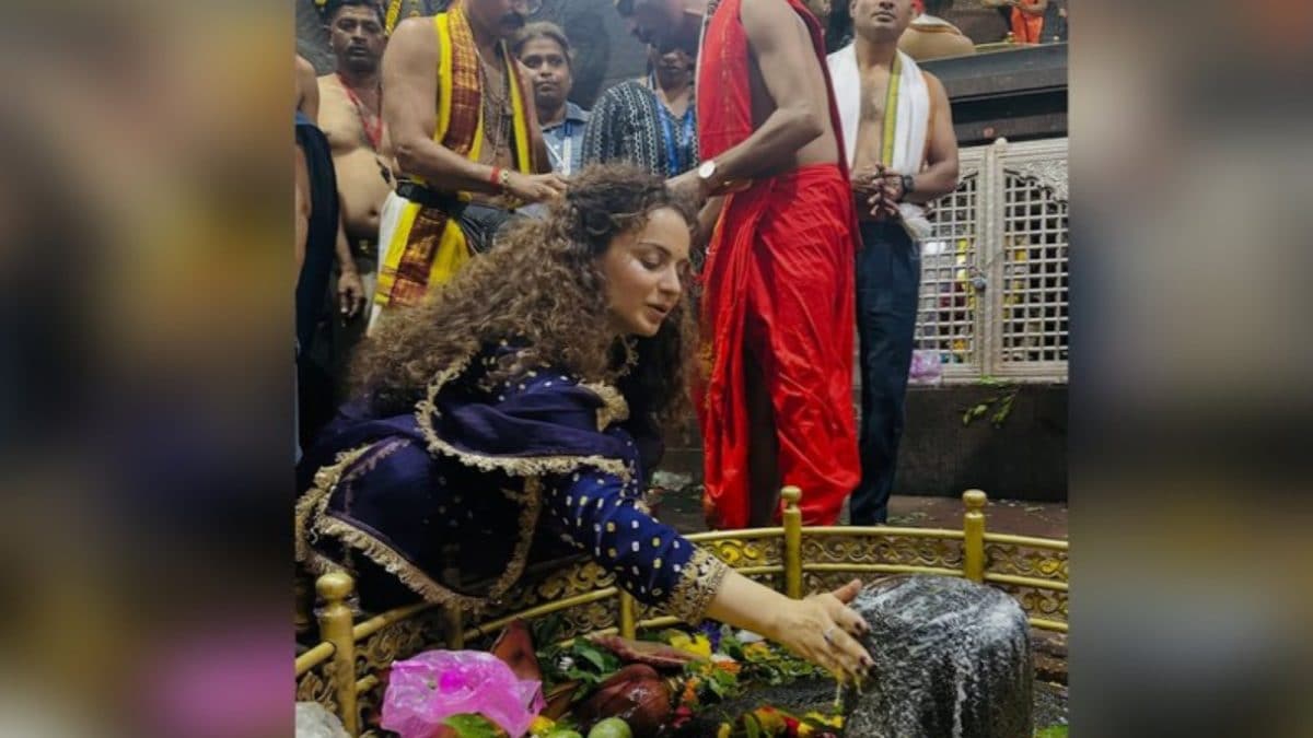 Kangana Ranaut Visits Grishneshwar Jyotirlinga After Vaidyanath Darshan | Bollywood News - News18