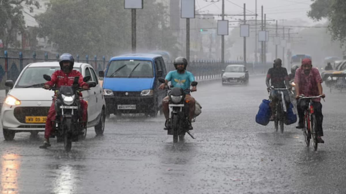 Bengaluru Shivers As Cold Wave Intensifies; IMD Predicts Rain And ...