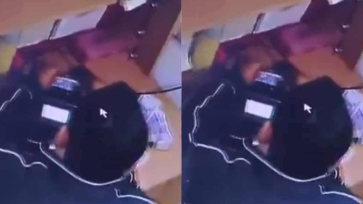 UP Bank Scam Caught On Camera: Cashier Pockets Rs 100 Notes, Video ...