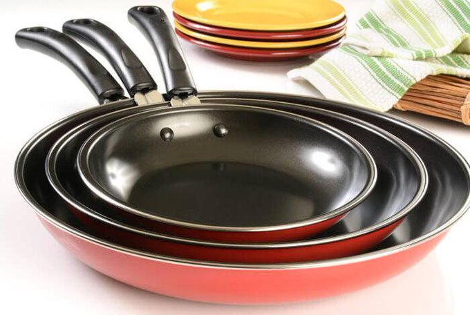 Why Is Silver Colour Coming Off Aluminum ‘Kadhai’? Tips To Check Real ...