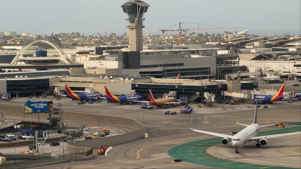 US Expands Deportation Fleet As Boeing Completes $4.7 Billion Deal For ...