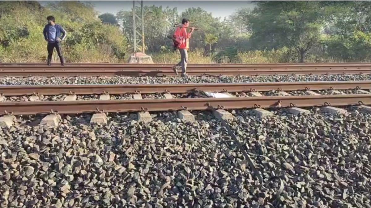Maharashtra Couple Found Dead At Home; Sons’ Bodies On Railway Tracks ...