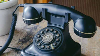 This Retro-Style Landline Phone Can Take Your WhatsApp And FaceTime ...