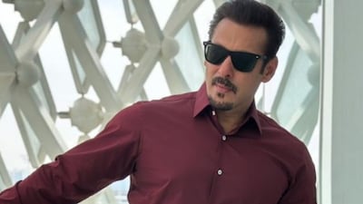 Salman Khan’s Casual Bike Moment Outside His Panvel Farmhouse Goes Viral | Watch | Bollywood ...