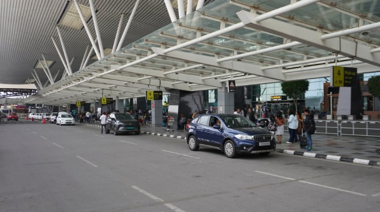 Bengaluru Airport’s New ‘Free Pick-Up Time’: Without Paying, Drivers ...