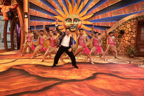 Bigg Boss 19 Finale Winner Live Updates: Gaurav Khanna Wins Salman Khan ...