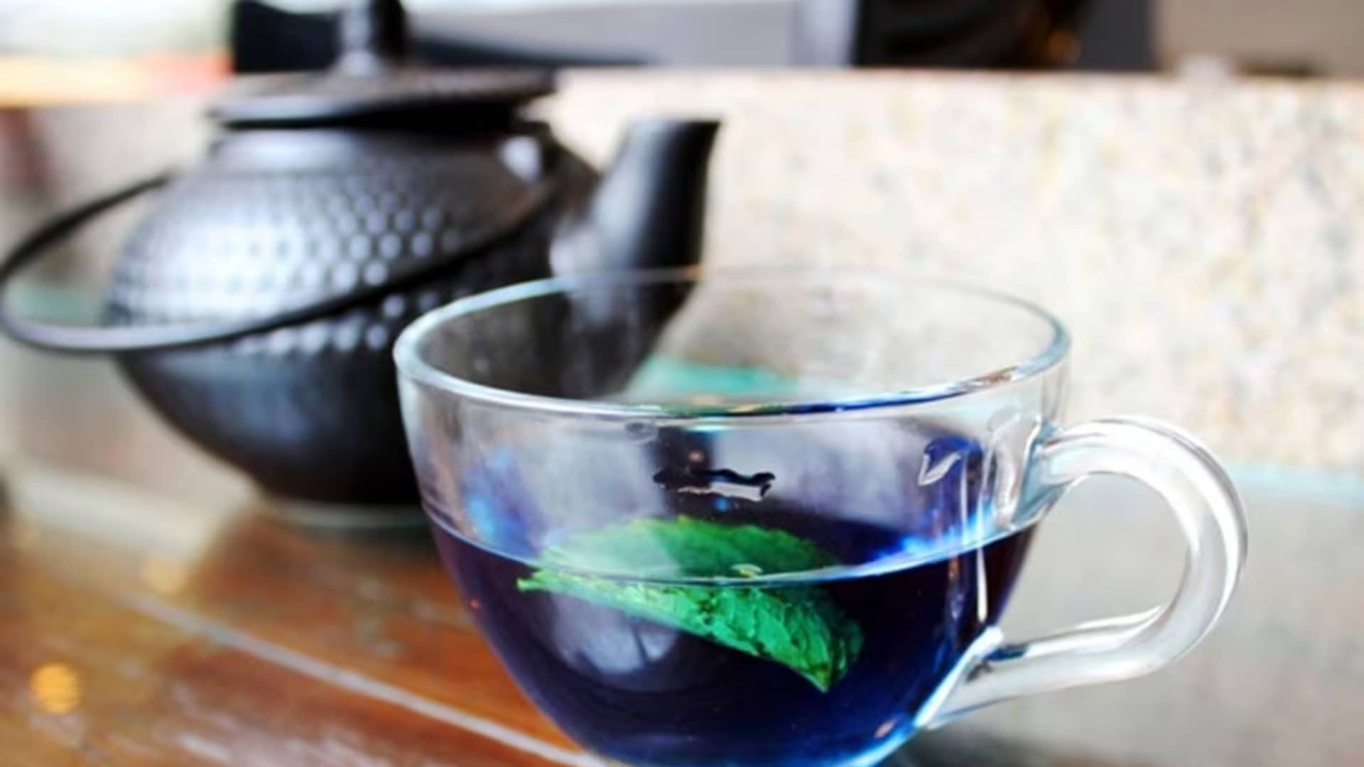 Aparajita Tea: This Blue Flower Drink Is Great For Your Memory And Skin