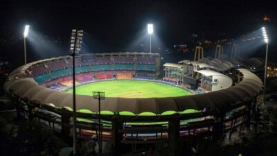 IPL 2026, RCB Vs SRH: M Chinnaswamy Stadium Pitch Report, Weather ...