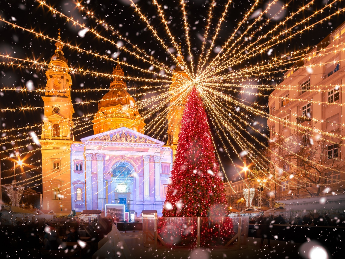 Christmas Traditions Around the World: History, Customs And Unique ...