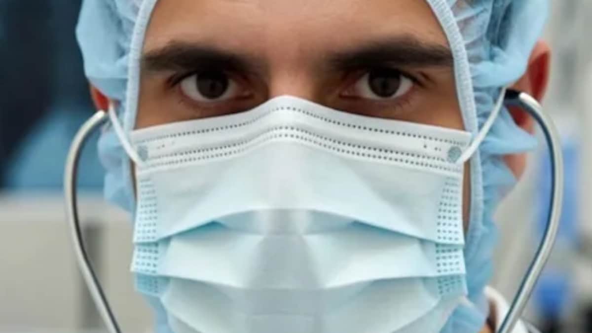 Fake Doctor Worked For 3 Years At UP Medical College Using Brother-In ...