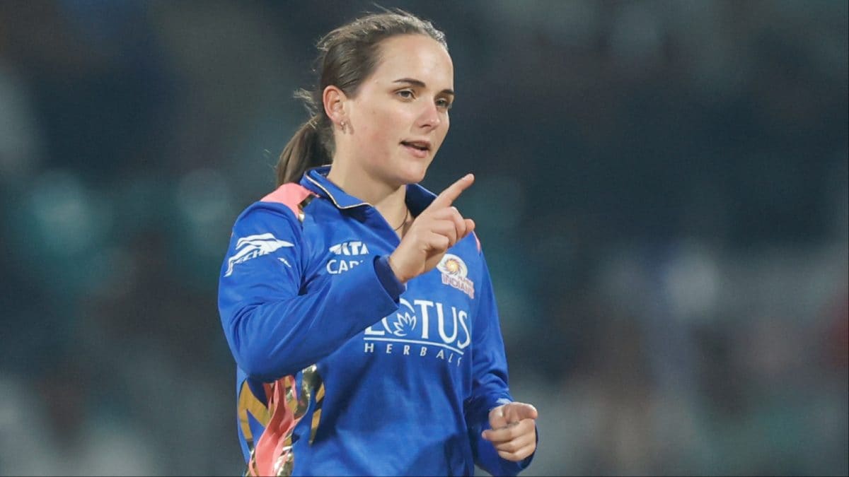 Amelia Kerr Creates History, Becomes 1st Bowler In The World To ...