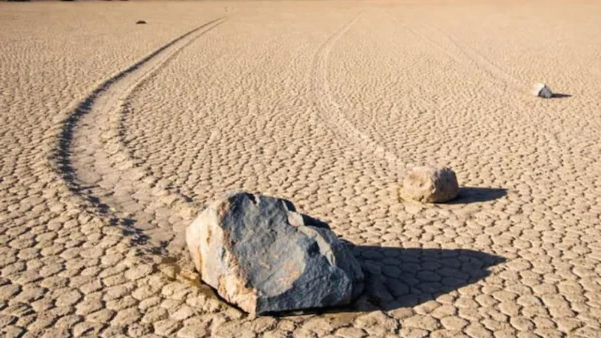 Death Valley’s 'Sailing Stones': The Incredible Secret Behind Rocks ...
