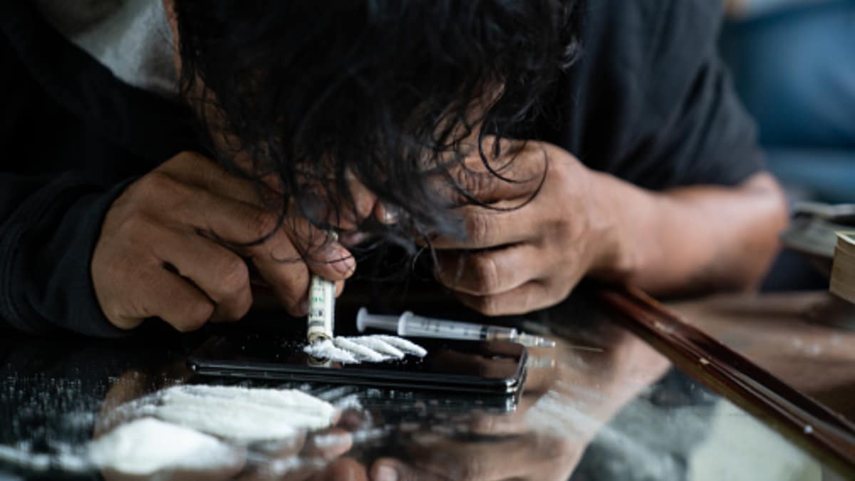 Ever Wondered What Actors Snort During Drug Scenes In Films? The Truth ...