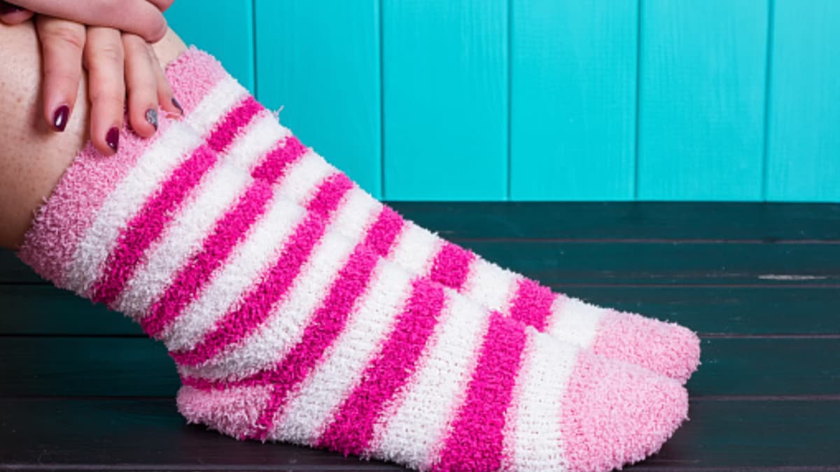 Cold Feet All the Time? Doctors Explain When It Could Signal Health Issues | Lifestyle News - News18