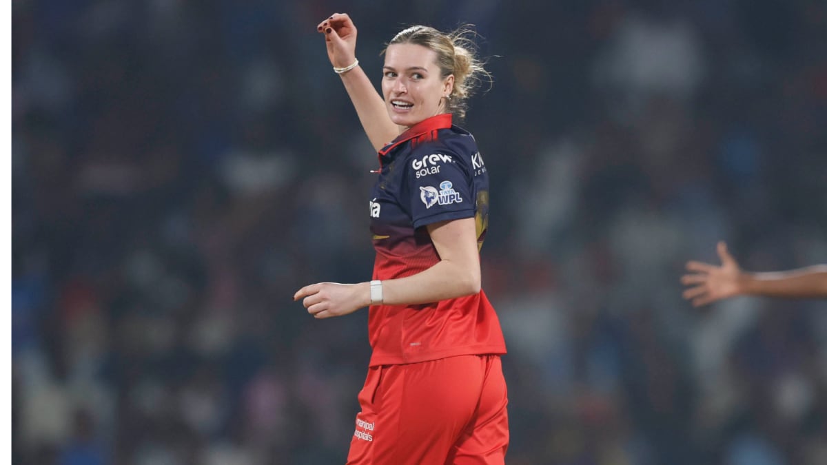 MI Vs RCB Live Score WPL 2026: Amelia Kerr OUT For 4, Mumbai 21/1 - News18