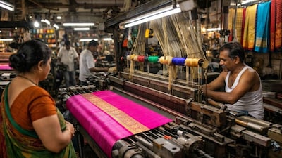 Ever Seen A Saree Being Woven Live? This Bengaluru Area Lets You Do ...