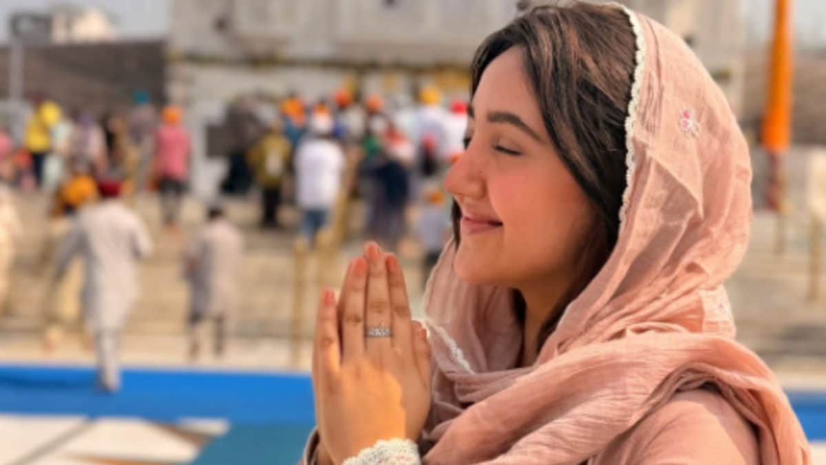 Ashnoor Kaur Marks New Year 2026 By Continuing Her ‘10 Year’ Spiritual ...