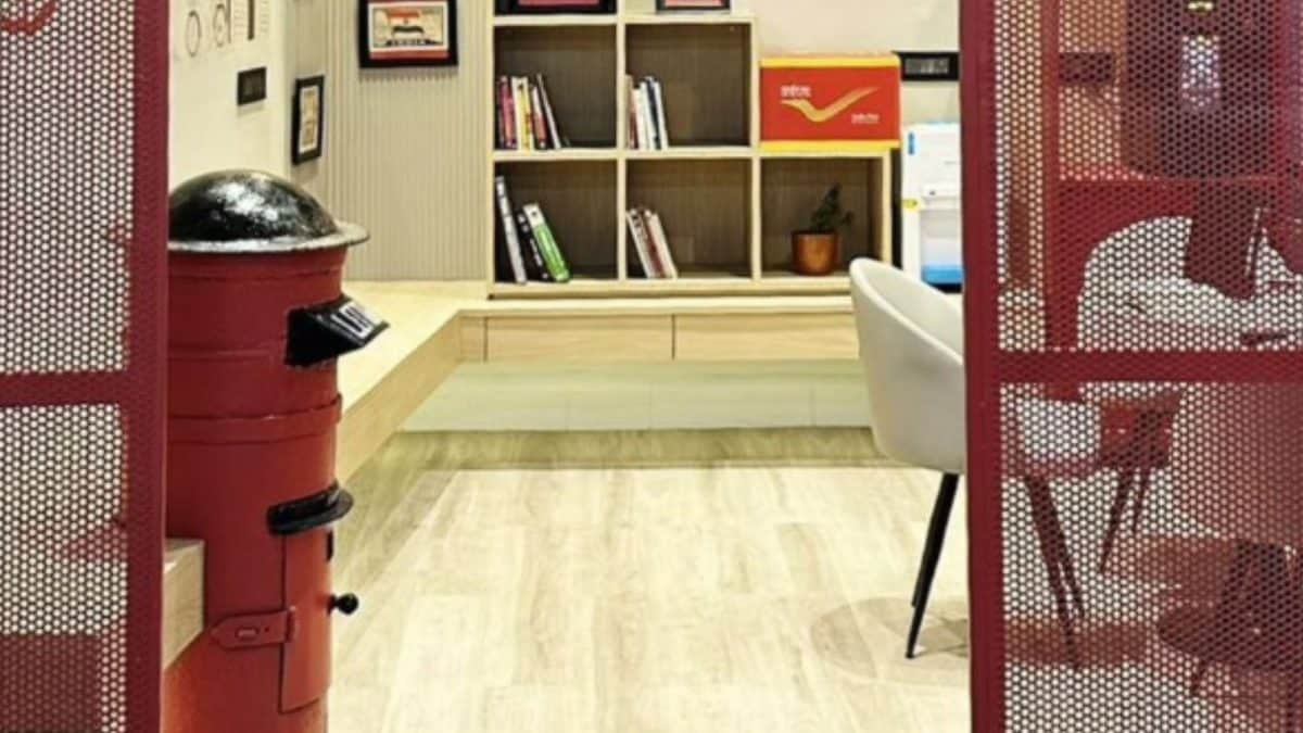 Gen Z Post Office Alert: Surat Institute’s Cafe-Style Branch With Books ...