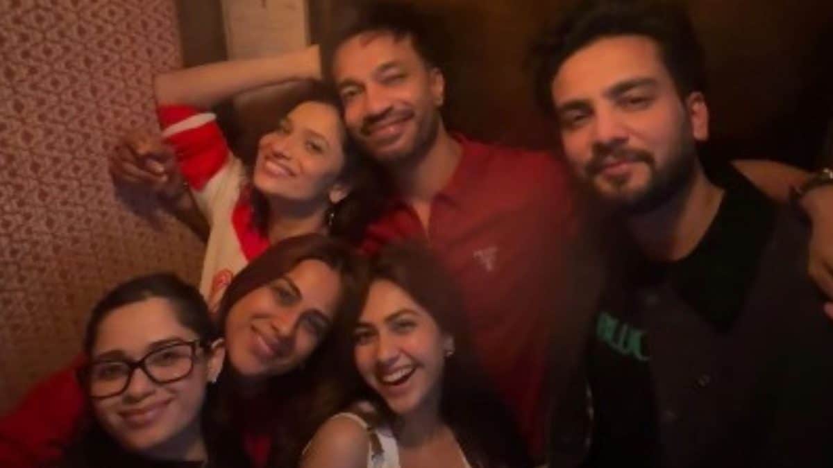 Nia Sharma’s Moment With Laughter Chef Co-Stars Proves Time Flies: ‘Kal ...