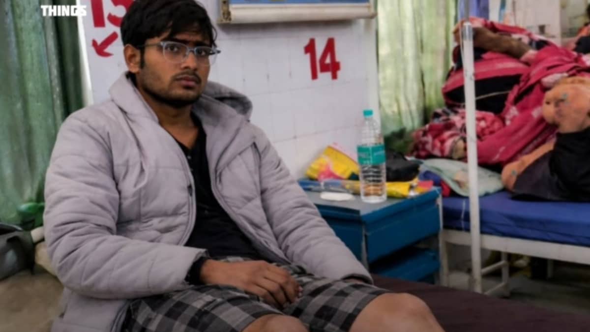 UP Student chops off leg for MBBS Admission Pulsar bike Attack police ...