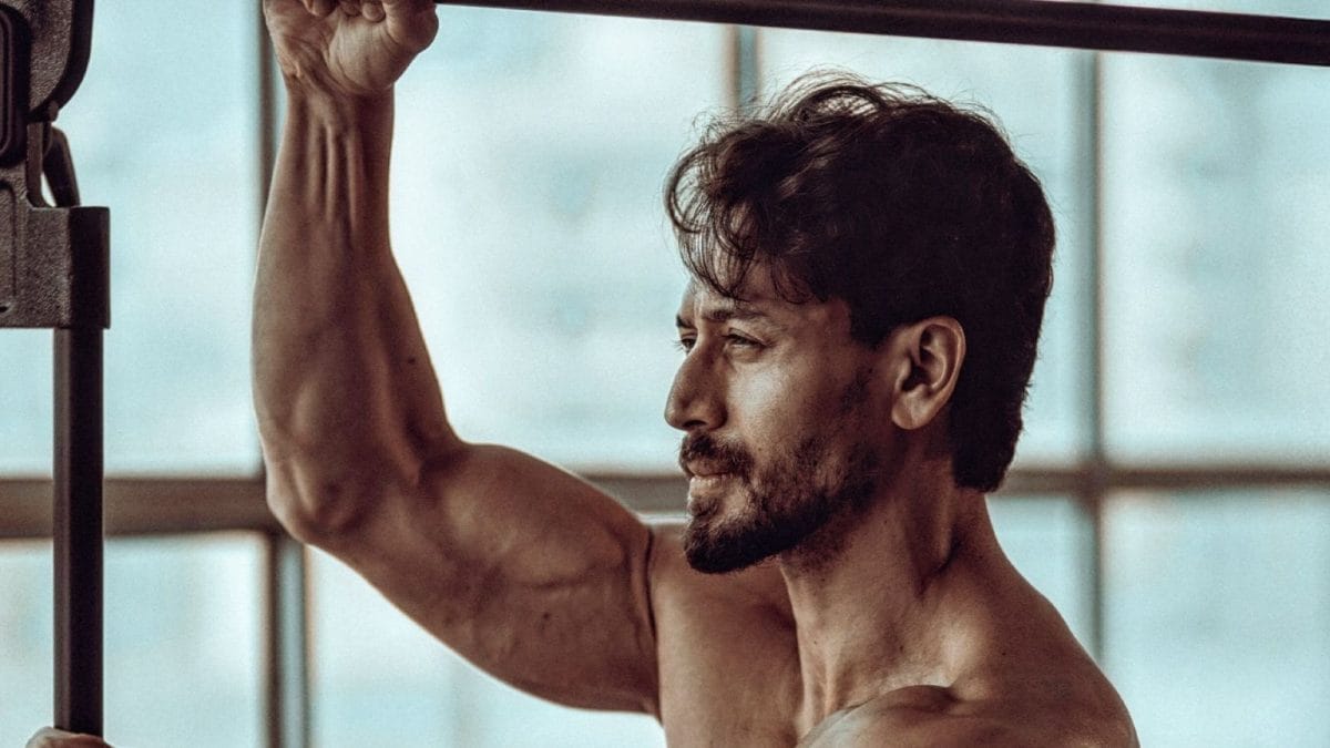 Tiger Shroff’s Bare-Chest Picture Has Every Muscle On Display: Check It ...