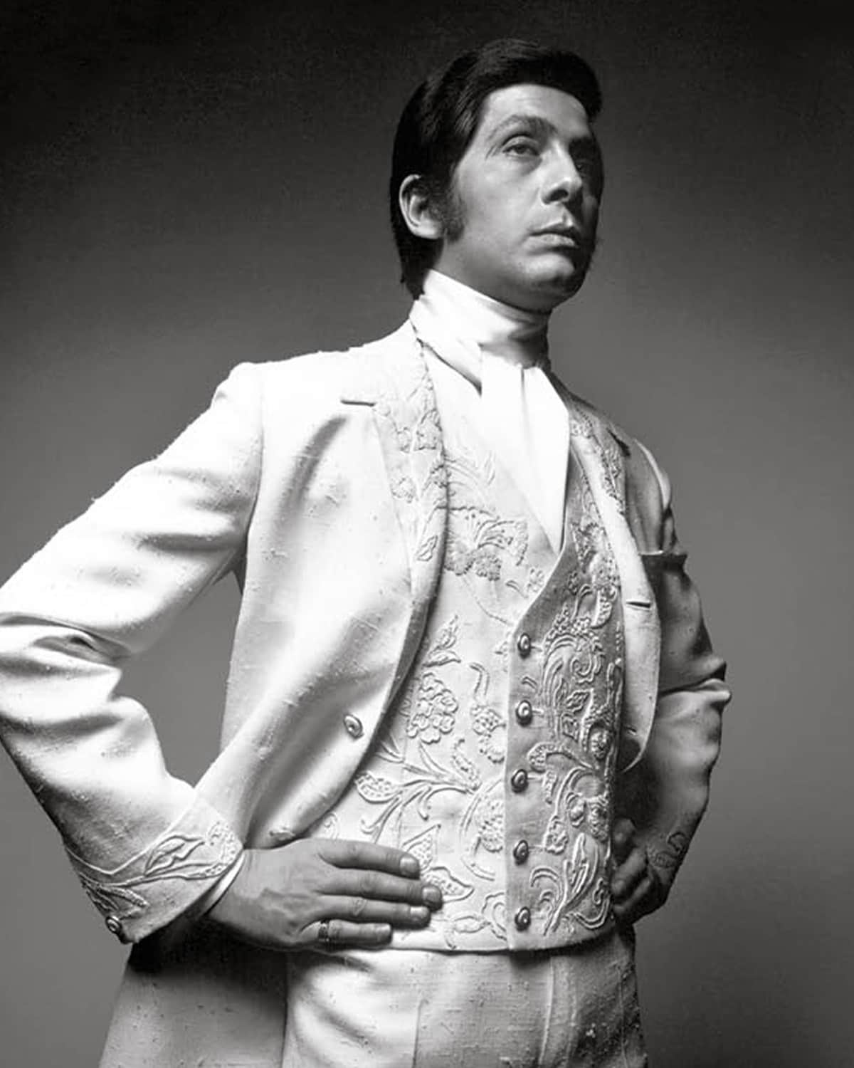 Valentino Garavani Dies At 93, Leaving A Fashion Empire And Net Worth ...