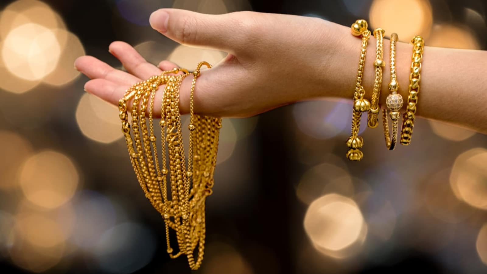 How Much Can You Save By Buying 1 Kg Of Gold In Dubai?