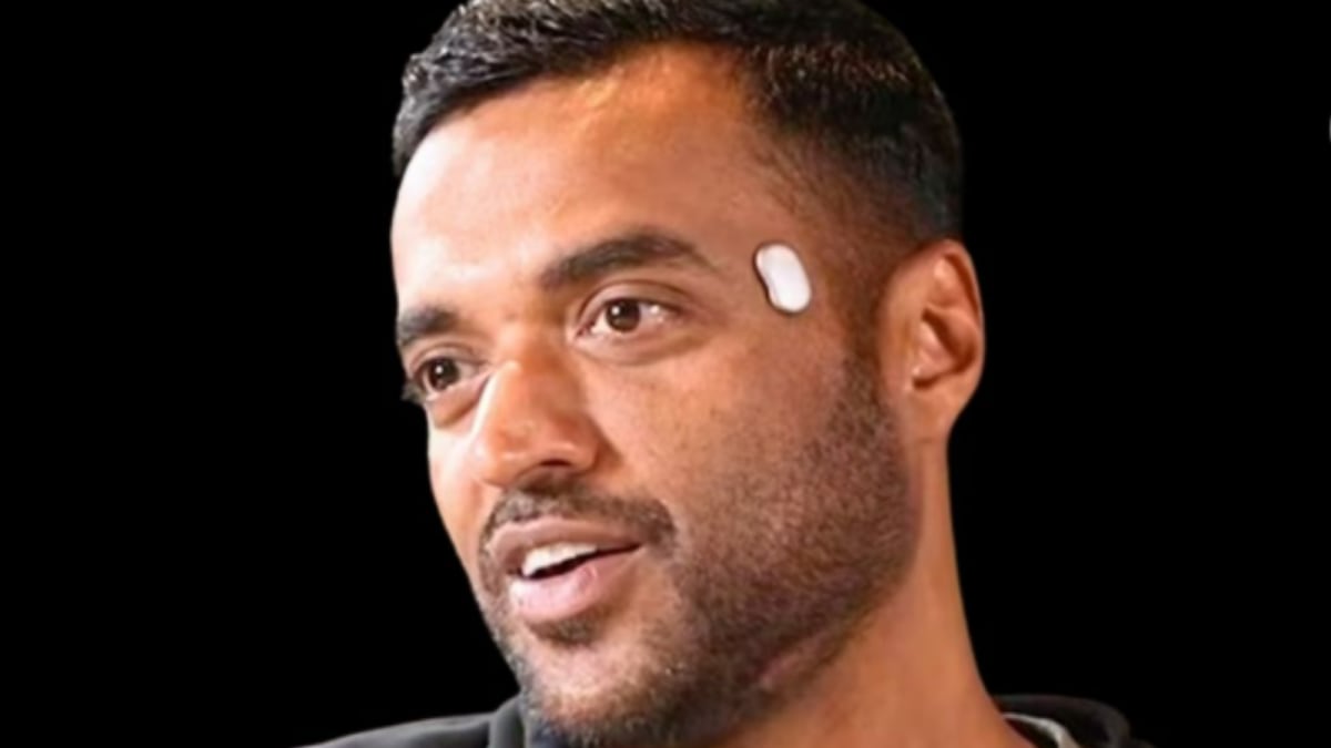 ‘Temple’, Device Near Zomato CEO’s Forehead, Is ‘Feeling Judged’ Even ...