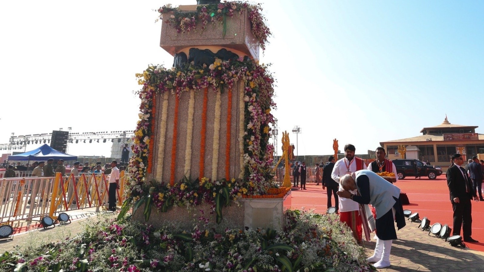 PM Modi Pays Homage To Fallen Soldiers, Sardar Patel On Day 2 Of ...
