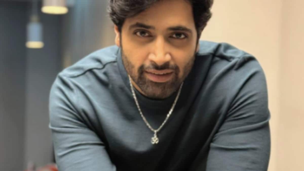 ‘Tribute To Younger Self’: Adivi Sesh On Including Tu Cheez Badi Hai ...