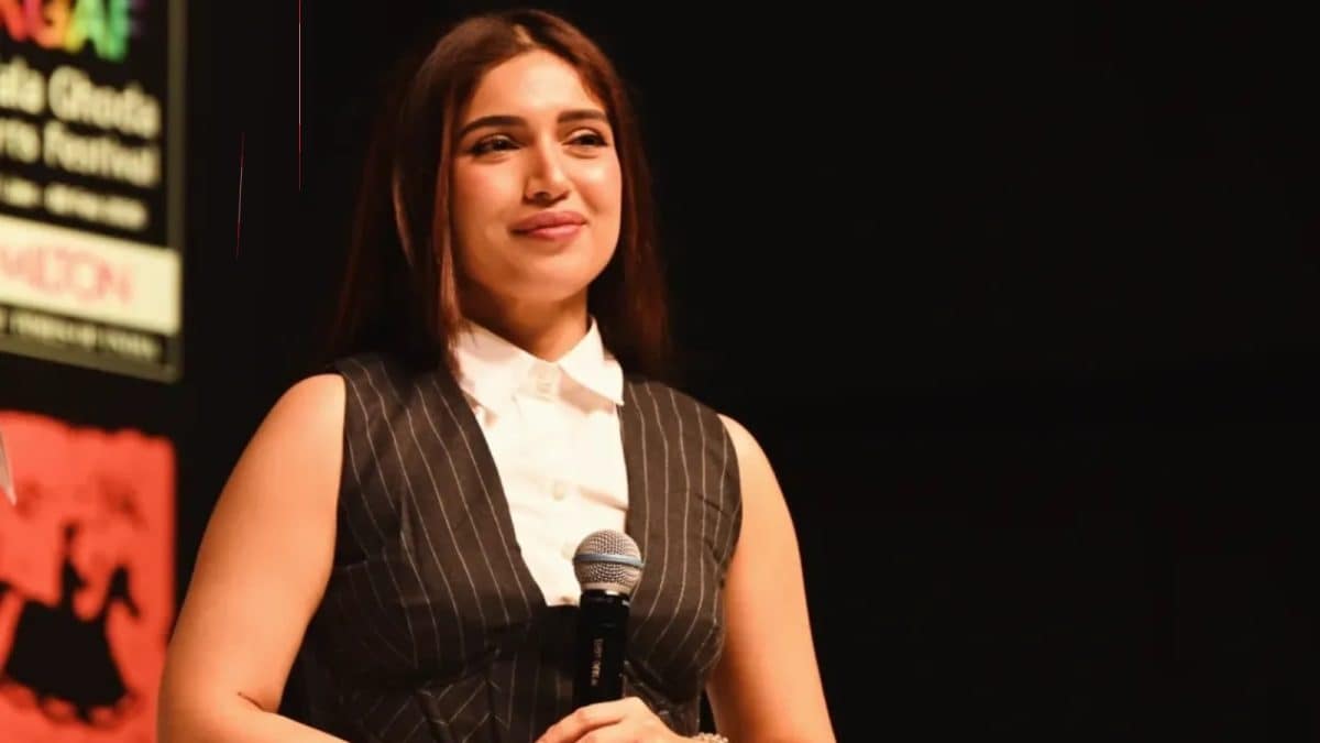 Bhumi Pednekar Felicitated At Kala Ghoda Arts Festival Inauguration In ...