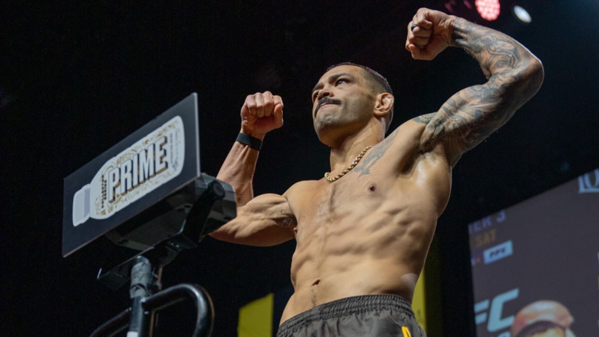 Still In The Mix At 145: Dan Ige Refuses To Fade Before Melquizael ...