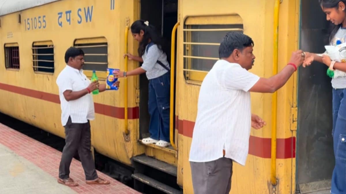 Man Runs Towards Train To Hand Over Chips To Daughter, Empties His ...